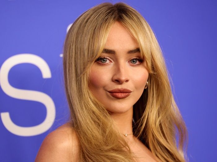 公演延期の理由は“爆破予告”、サブリナ・カーペンターのライブが開始数分前に延期 | TRILL【トリル】