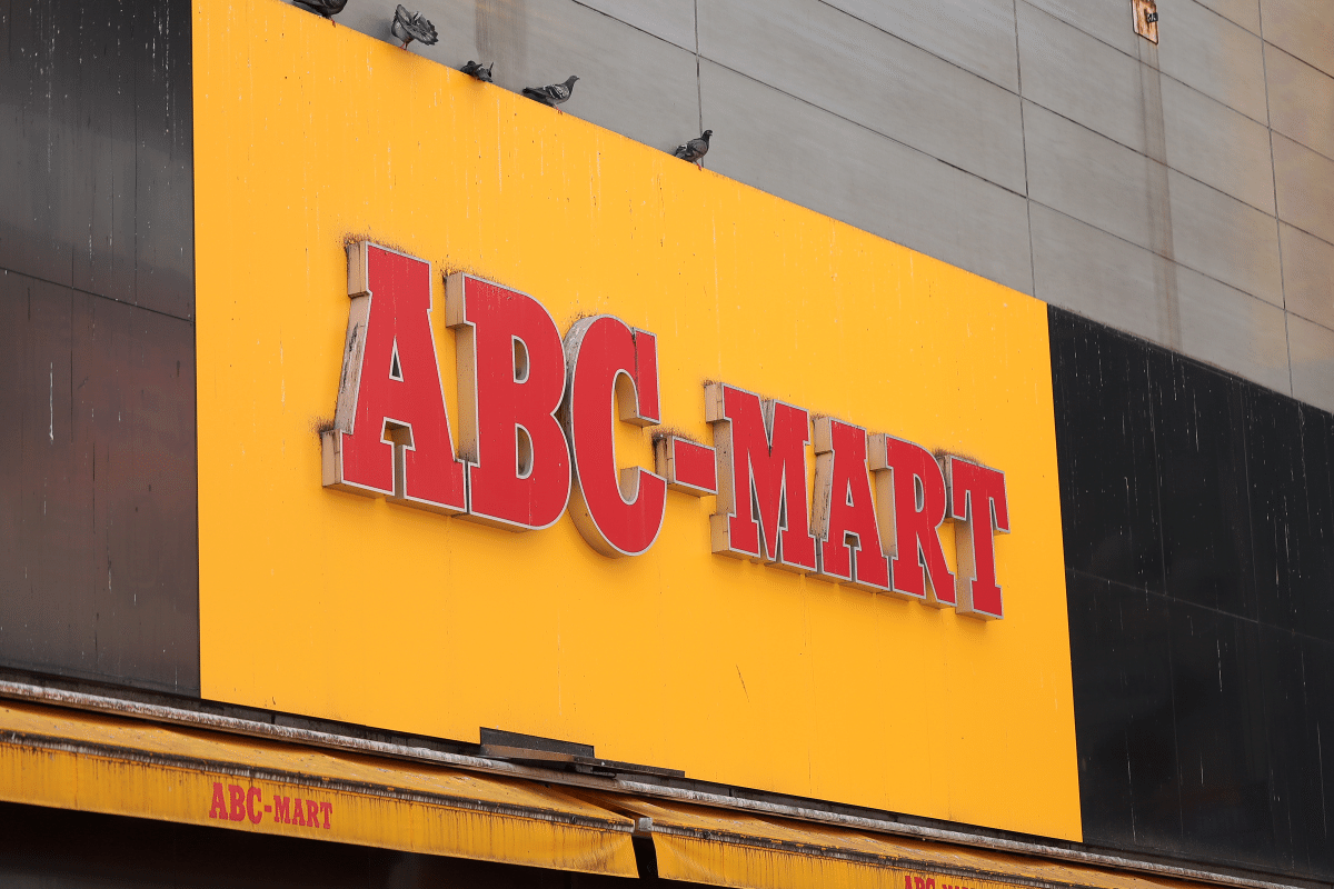 「え…まったく疲れない！」 【ABCマート】で買える“サンダル”がコスパ最高だった！ | TRILL【トリル】