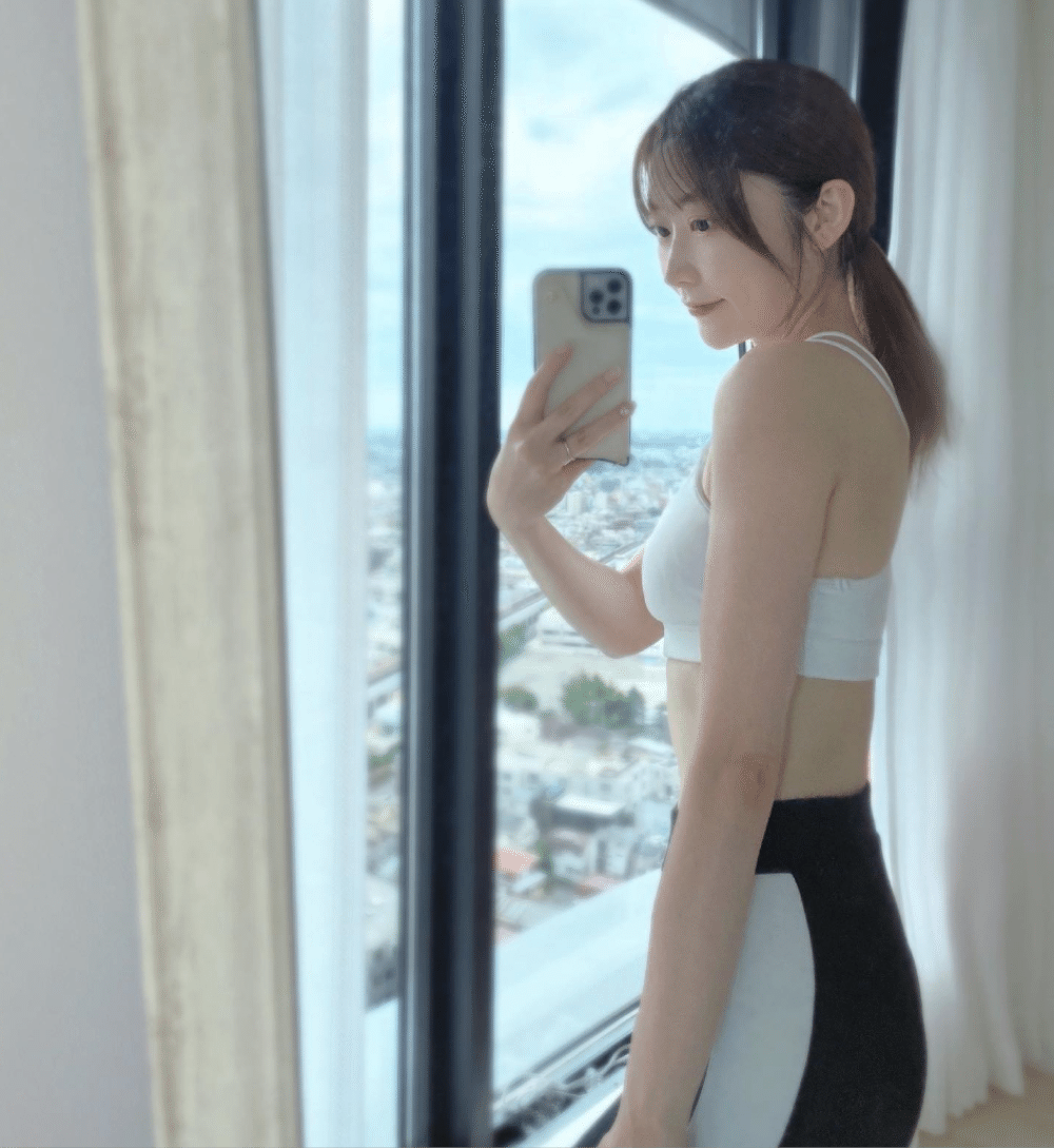 「ぽっこりお腹を解消！」1日4分だけ【お腹まわりがみるみる引き締まる】簡単ストレッチ | TRILL【トリル】