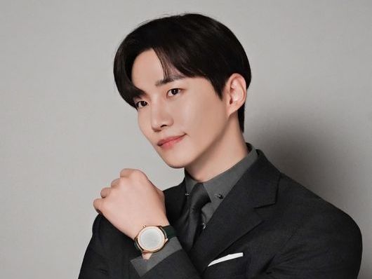 スーツ姿の2PMジュノもヒット必至!? セクシーな王様からツンデレ男に変身！ | TRILL【トリル】