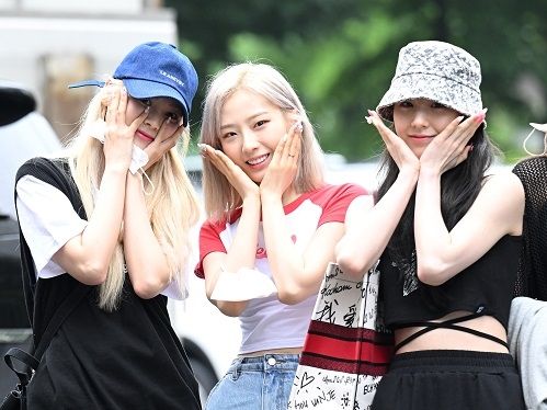 事務所を訴え“バラバラ”になった11人組K-POP女性グループ、元メンバー5人が新しい所属先で合流 | TRILL【トリル】