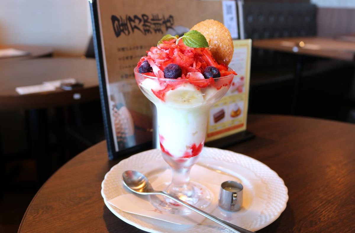 【実食】こ、これが1000円以下！？（驚）【星乃珈琲店】「夏限定パフェ」を調査ッ♡ | TRILL【トリル】