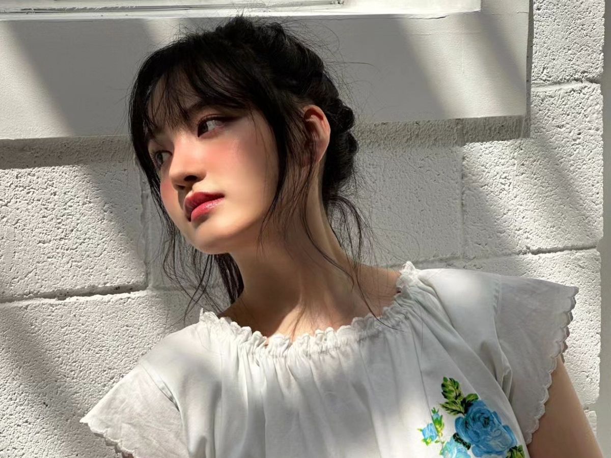 「この夏いちばん真似したい！ 」IVE・リズ、“ほてり顔メイク”のオフショットに反響【PHOTO】 | TRILL【トリル】