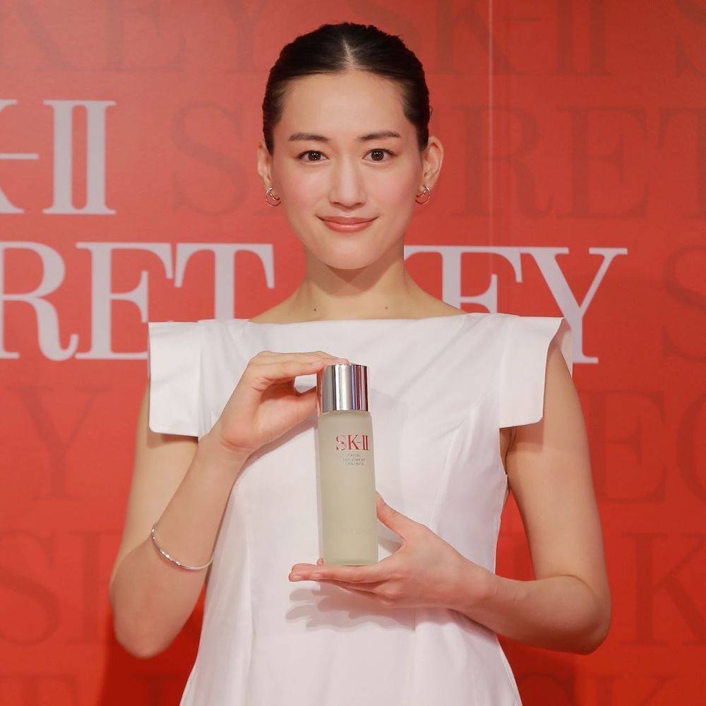 肌年齢27歳！綾瀬はるかさんの美肌の秘訣は？SK-II肌測定マジックスキャンレビュー | TRILL【トリル】