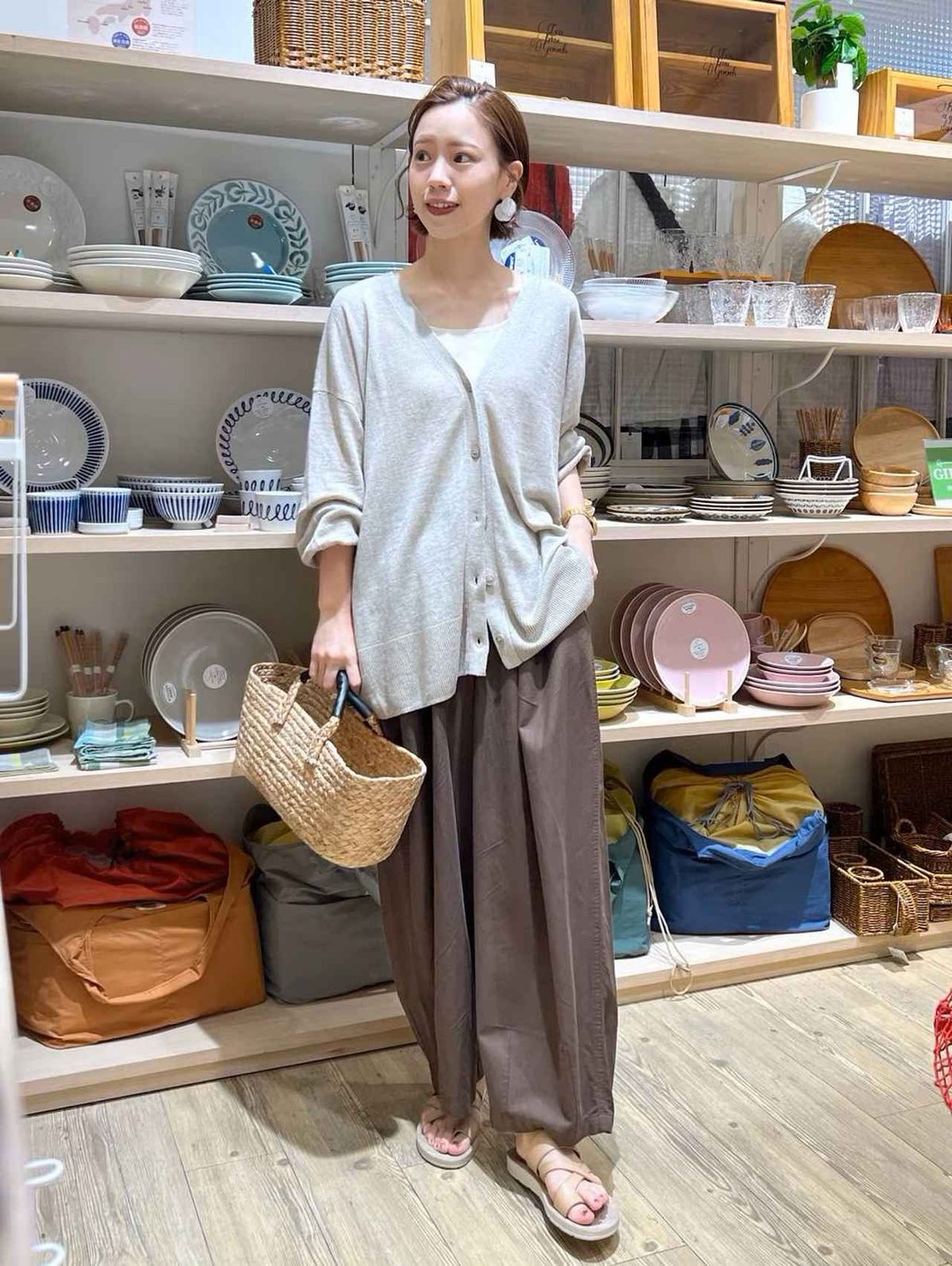 秋先までOKかもッ！！【studioCLIP】長く使えて超優秀！「リネンカーディガン」 | TRILL【トリル】