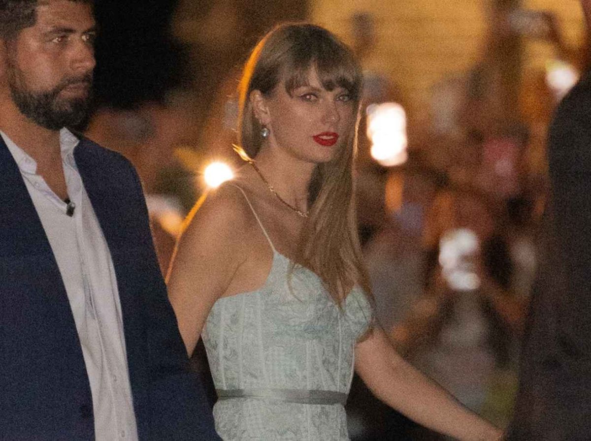 テイラー・スウィフト、友人の結婚式の“お呼ばれドレス”に隠された「意味」に感激 | TRILL【トリル】