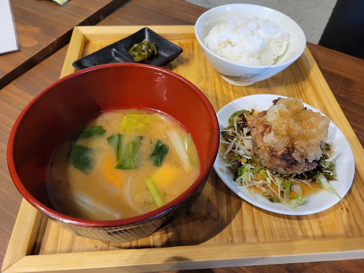 【淀屋橋】野菜たっぷり汁定食やキーマカレー「周 amane（あまね）」のランチは680円！ | TRILL【トリル】