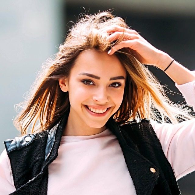 意外と見られています。男性が密かに観察している「女性のパーツ」 | TRILL【トリル】