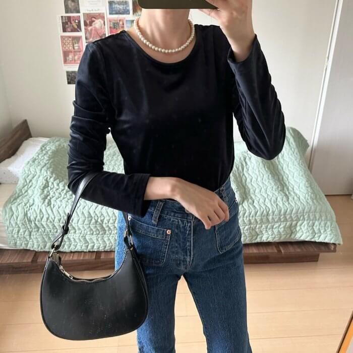 噂のベロア素材でトレンドキャッチ♡可愛い女子は皆んな持ってる“ベロアT(長袖)”【GU】 | TRILL【トリル】