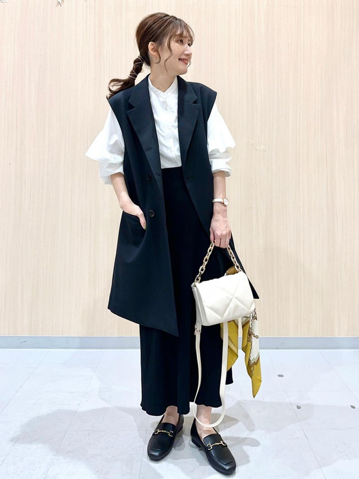 「袖かわいい！」店員も絶賛！【GU】秋の一軍に任命ッ♡「最旬ブラウス」 | TRILL【トリル】