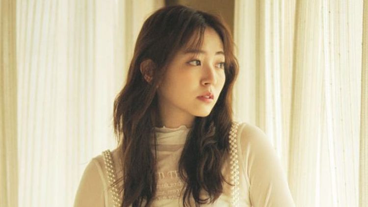 【毎日コーデ】「シースルートップス」で差がつく！センス抜群なY2Kコーデ | TRILL【トリル】