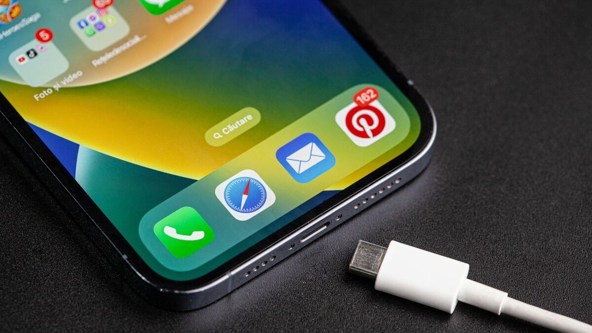 iPhone 15で独自端子がついに廃止…IT記者が｢USB-CがiPhone 14までは採用されなくてよかった｣という理由 | TRILL【トリル】
