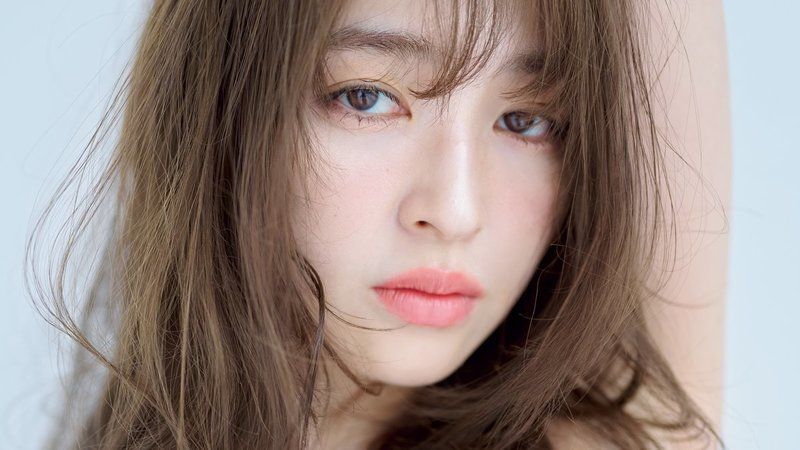 「むちっと太ももが色っぽい♡」上西星来、色気の秘密って？イガリシノブが新提案【ウイハツhair】のつくり方 | TRILL【トリル】