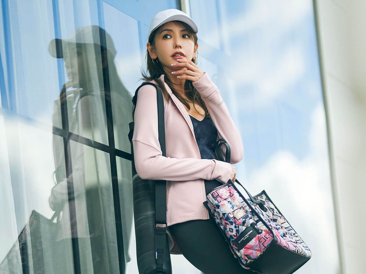 スポーティーなヨガウエアには、シャレ見え小物をプラスして街着っぽくアップデート！ | TRILL【トリル】