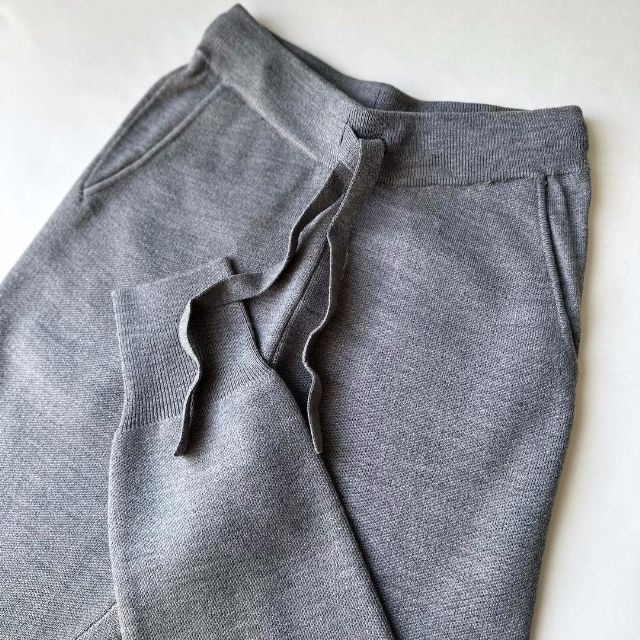 【GU新作】このクオリティで3000円以下！？買わなきゃ後悔する「主役級パンツ」！！ | TRILL【トリル】