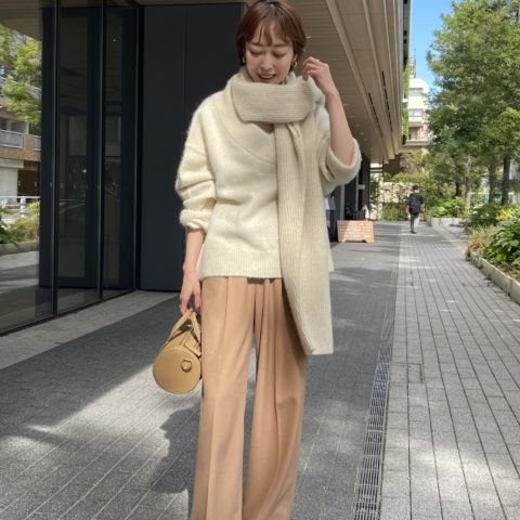 【365 DAYS SNAP】NOBLE WEBヴィジュアルコーディネーター 林 夏紀さんのニットスタイル | TRILL【トリル】