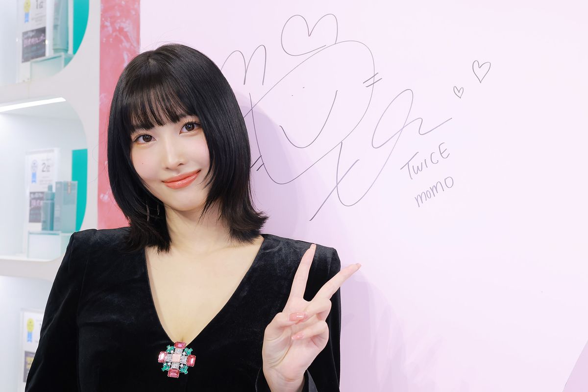 【BEATUY BUZZ Vol.09】TWICEのMOMOが来日！ 『ウォンジョンヨ』ブランド誕生1周年記念発表会をレポート♡ | TRILL【トリル】