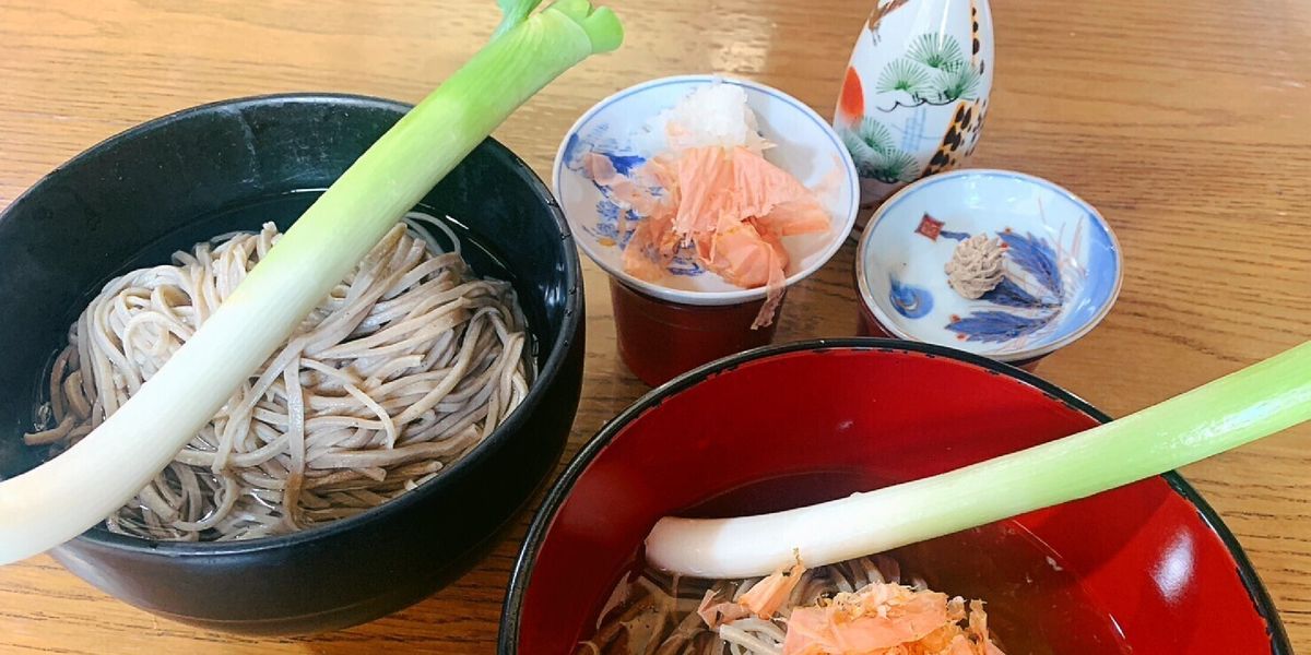 【福島】お箸NG!?ネギで食べよう！ネギそばが有名な「大内宿」のご紹介 | TRILL【トリル】
