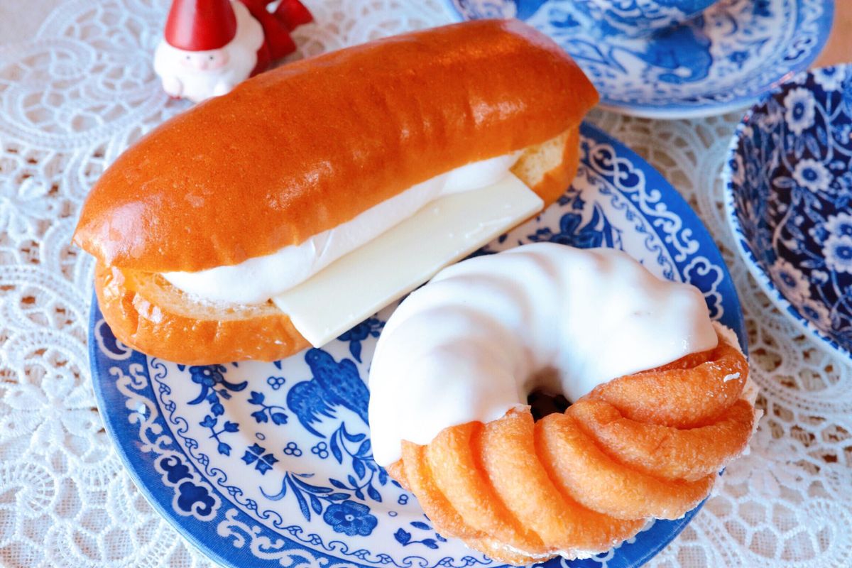 【11/21ローソン新作】ミルキー感がすごい！Milk監修「MILKフレンチクルーラー」「はみでるホワイトチョコ MILKロール」実食レポ！ | TRILL【トリル】