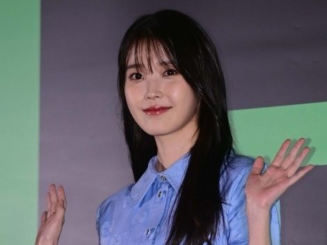 熱愛宣言からちょうど1年!今年も活躍が目立ったIUを素敵なキャリアが彩っている | TRILL【トリル】