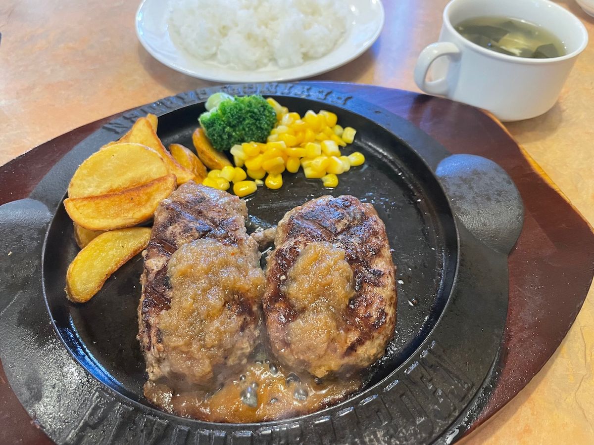 スープとごはん付きでお得なハンバーグランチ＠フライングガーデン柏の葉店 | TRILL【トリル】