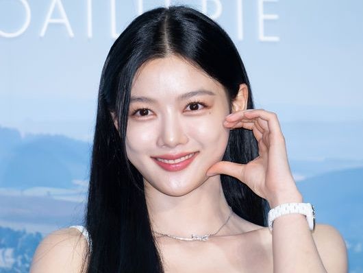 女優キム・ユジョン、真夏のコーデからあらわになった抜群スタイル「幻想的すぎて存在するのか疑う【photo】 Trill【トリル】