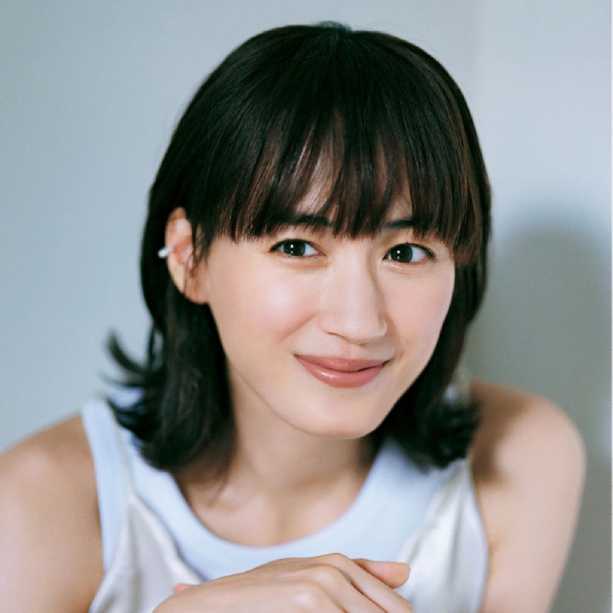 綾瀬はるかさんインタビュー。40代に向かう今、思う「働くこと」について | TRILL【トリル】