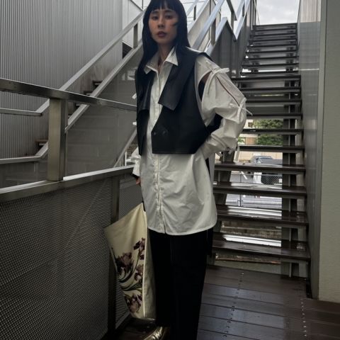 【365 DAYS SNAP】AMERI／Ameri VINTAGE CEO兼ディレクター 黒石奈央子さんのシャツスタイル | TRILL【トリル】