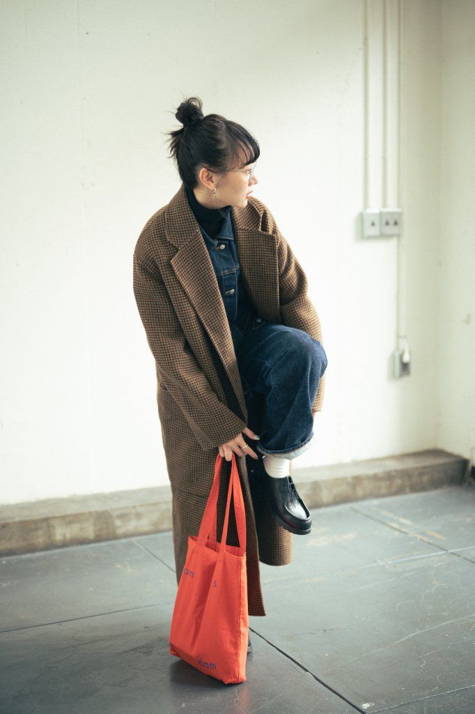 デニムのセットアップ×オーバーサイズコートの最強こなれスタイル【FUDGE FRIEND おしゃれさんの毎日コーディネート vol.308｜UMI】 | TRILL【トリル】