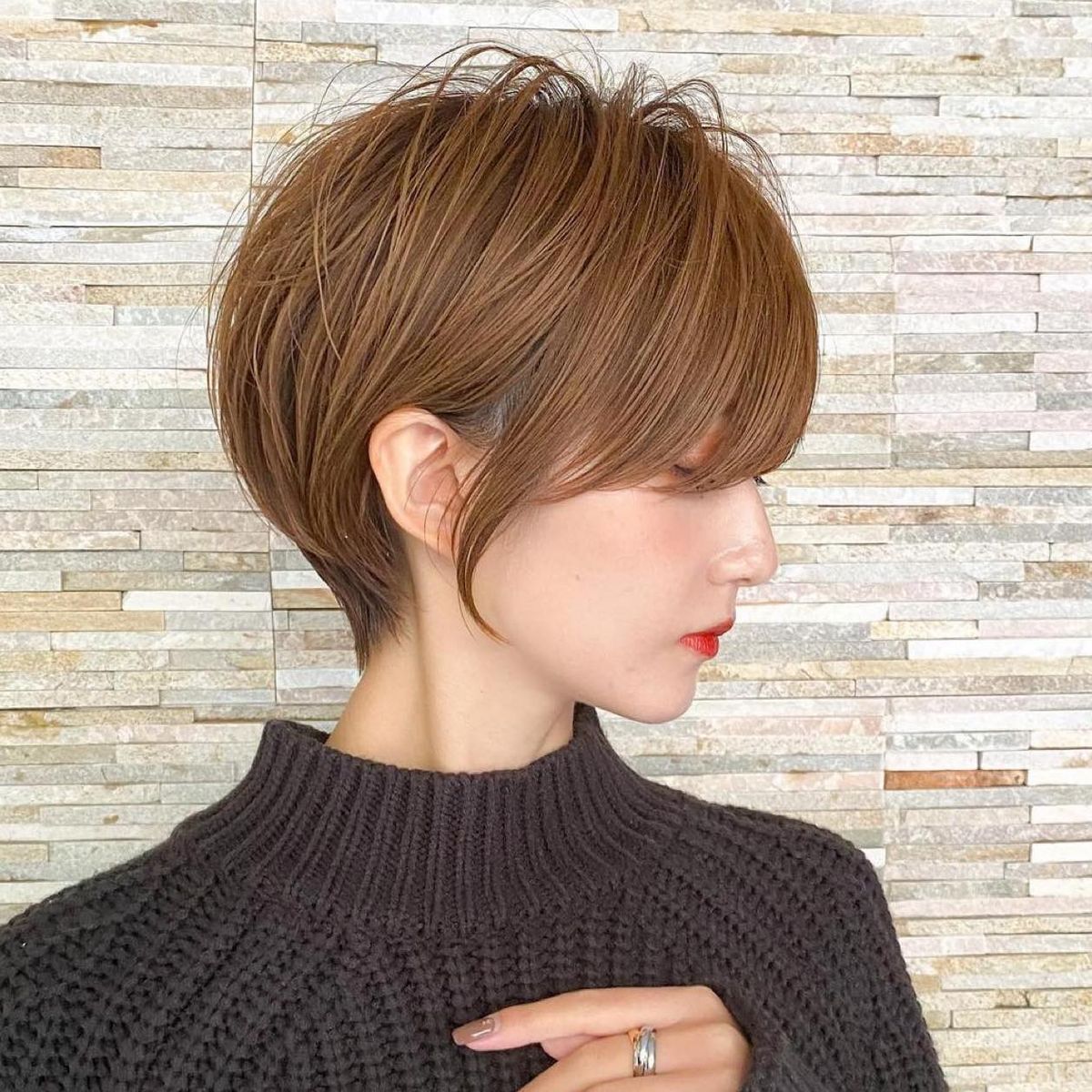 《30代・40代》ハイライトを効果的に。白髪カバー効果も【大人髪に似合う最旬ヘアカラー】 | TRILL【トリル】