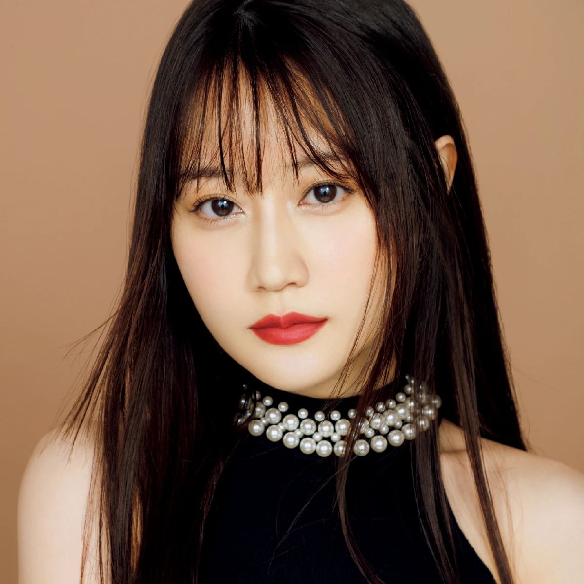 中国コスメで、ITな顔に！ 小倉 唯さんがラグジュアリーな美人フェイスに | TRILL【トリル】