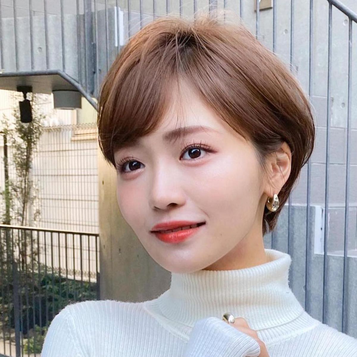 30代・40代におすすめ。きちんと感があって大人っぽく仕上がる【最旬ショートヘア】 | TRILL【トリル】