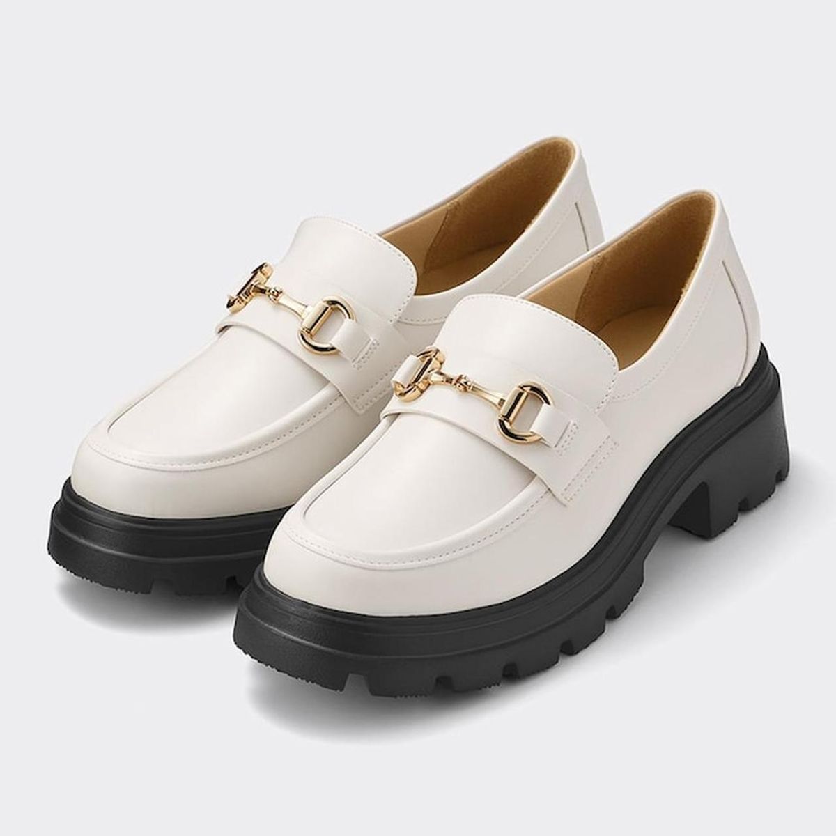 「どっち買うか迷う、、、!!」【ZARA・GU】春も履けてかわいい♡「最旬ローファー」 | TRILL【トリル】