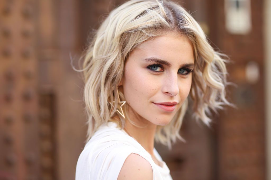 スナップの女王！ キャロライン・ダウアの洗練ドレスアップ術 | TRILL【トリル】