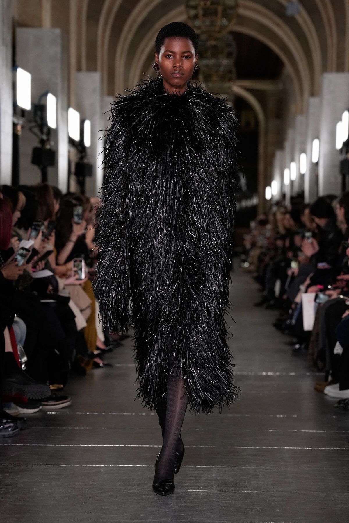 ボリューム感と独特のシルエットにこだわったトリー バーチの2024-25秋冬コレクション。 | TRILL【トリル】