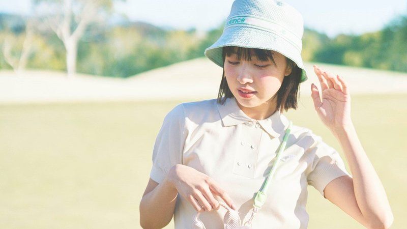 【ar golf】ニュアンスカラーでゴルフ場イチバンの透明感を♡ 普段着でもアリなベージュコーデが色っぽかわいい | TRILL【トリル】