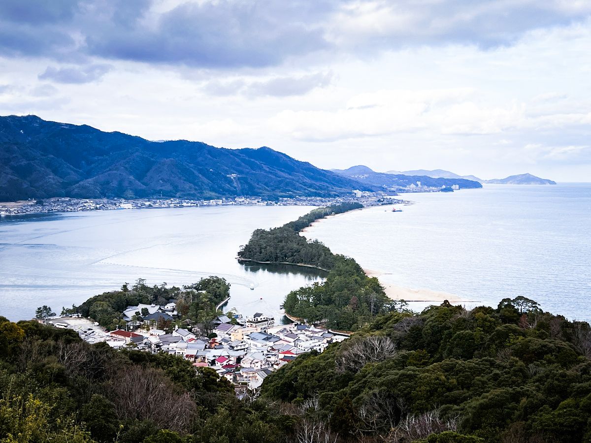 【天橋立で股のぞき！】海の京都観光で日本三景のひとつを楽しむ｜もう一つの京都 | TRILL【トリル】