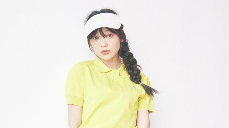 【ar golf】ちょっぴりギャルなゴルフコーデが新鮮♡ ビビッドカラーのポロシャツで、即シャレるコーデの出来上がり！ | TRILL【トリル】