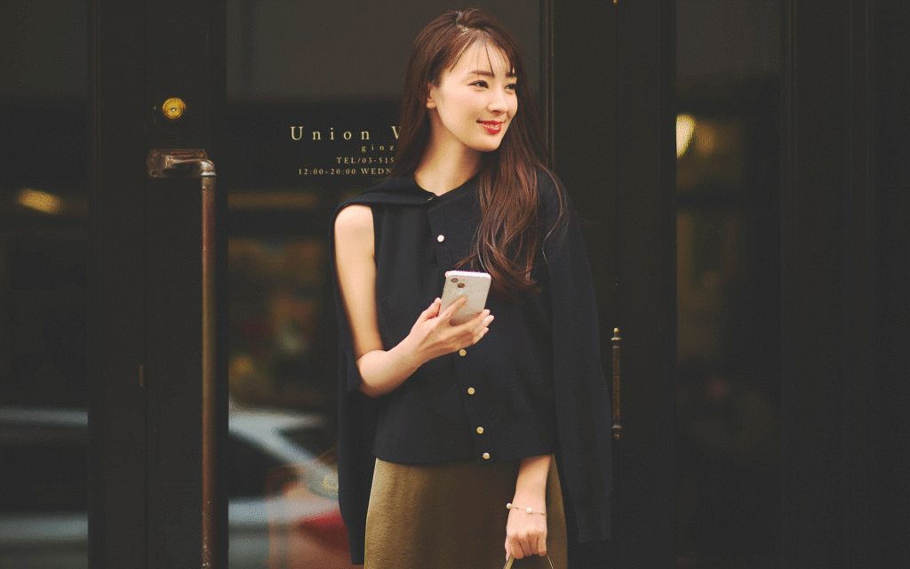 【PLST、Theory】安定5大ブランドで「初めまして」コーデ【アプリで夜に待ち合わせ編】 | TRILL【トリル】