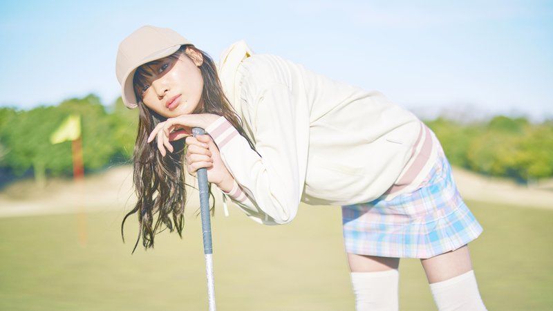 【ar golf】ガーリー派のゴルフコーデ♡ パステルカラーのチェックミニで、ちょうどいい「派手カワ」が楽しめるパステルファッション♡ | TRILL【トリル】