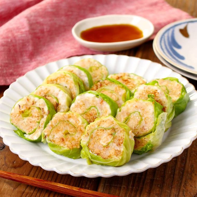 お弁当にもOK♪ えびとはんぺんのキャベツロールつくね | TRILL【トリル】