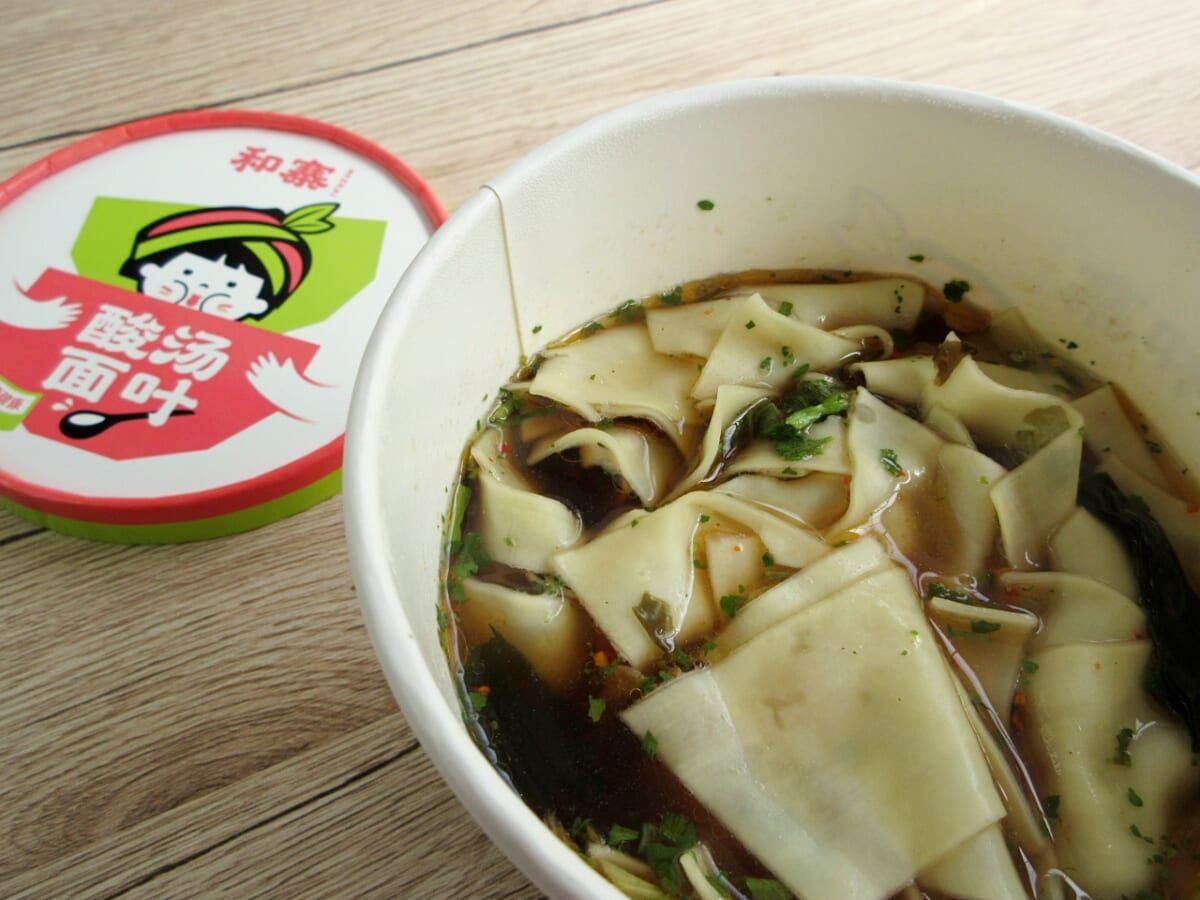 辛くて新感覚！【業務スーパー】おすすめカップ麺「酸辣平麺」で本場の味を堪能！ | TRILL【トリル】