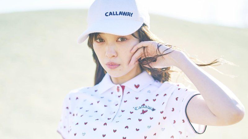 【ar golf】ハート総柄ポロシャツがキャッチ―♡ ホワイトコーデでまとめればラブリーすぎないオシャレゴルフコーデに！ | TRILL【トリル】