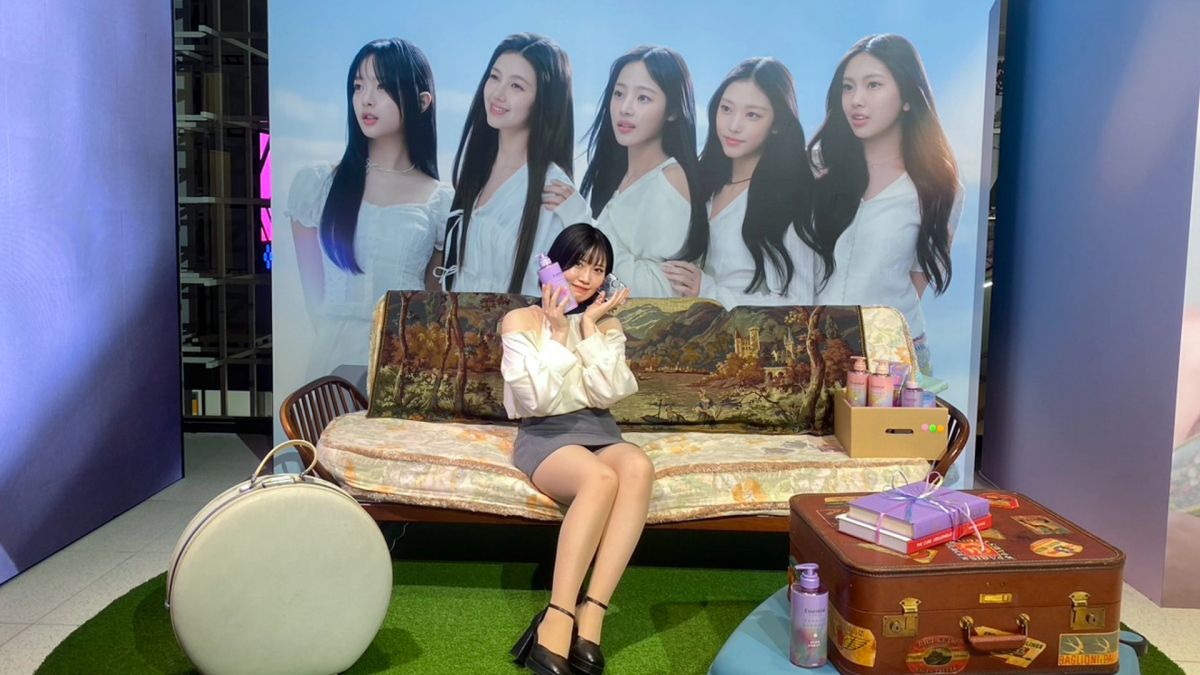 【NewJeans】出演のCMセットで映え写真♡ 4/18～期間限定開催のポップアップイベントに潜入！ | TRILL【トリル】