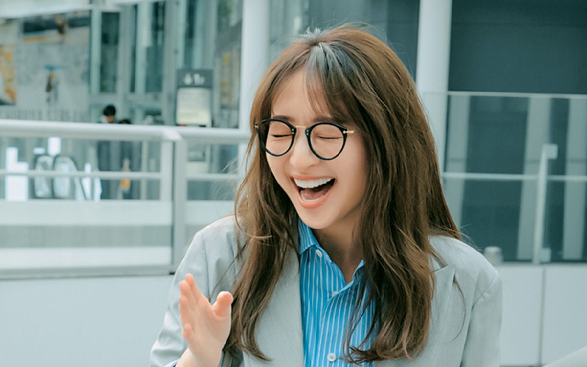 グレージャケット＋ブルーシャツで爽やかに！30代オフィカジコーデ【着回しDiary】 | TRILL【トリル】