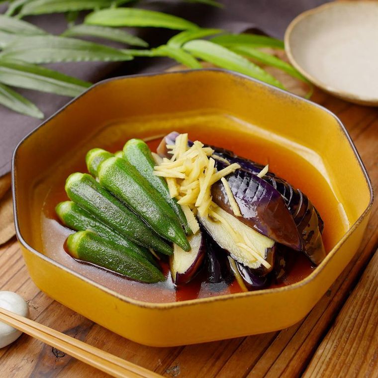 めんつゆで味決まる！オクラとなすの焼き浸し | TRILL【トリル】