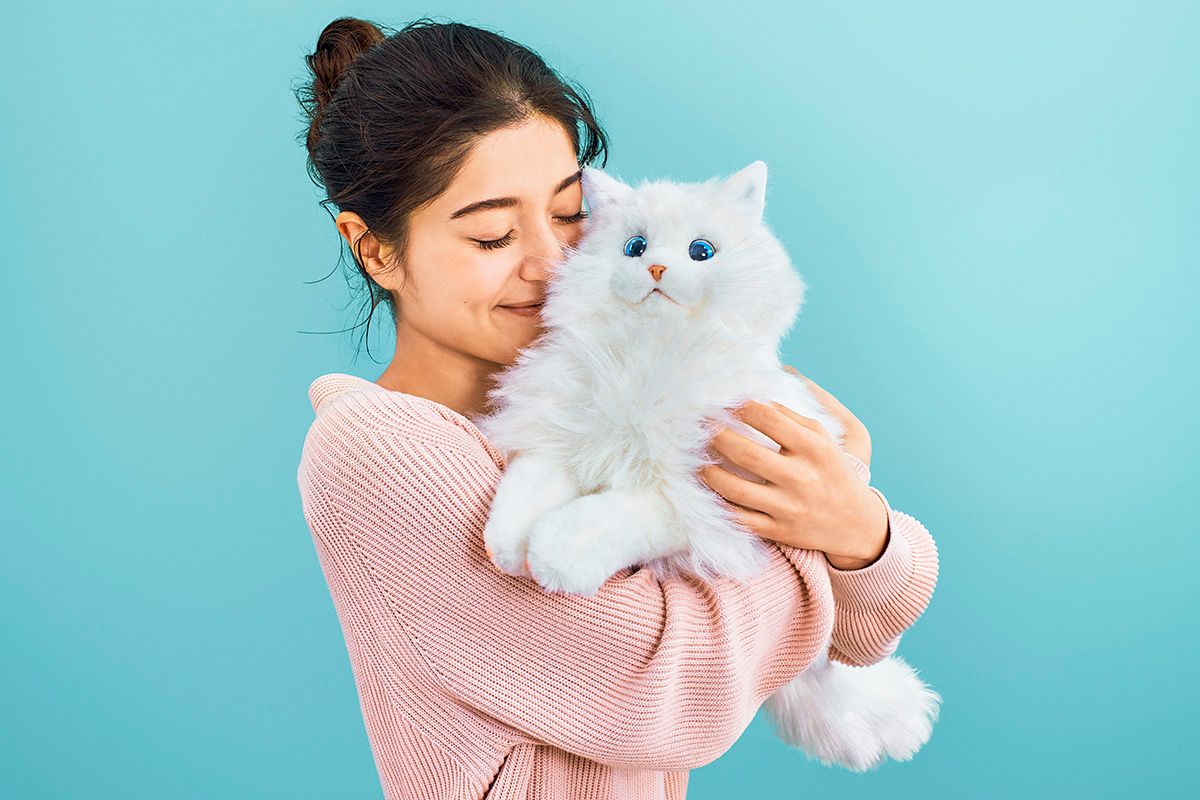 ほんとは猫と暮らしたい…そんな夢が叶うかも！？ リアルなもふもふキャットロボット「KIMIT（キミット）」【編集部の「これ、気になる！」 Vol.26】 | TRILL【トリル】