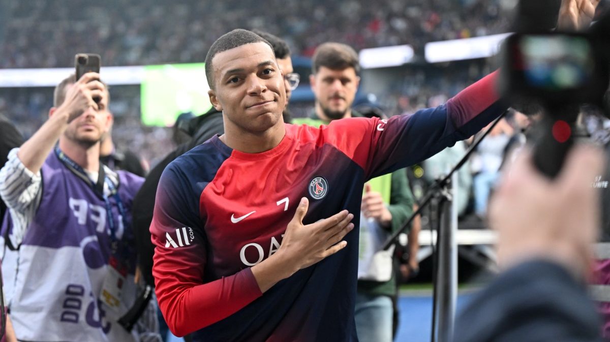 PSG退団発表のエムバペ、ホーム最終戦でブーイングを浴びる | TRILL【トリル】