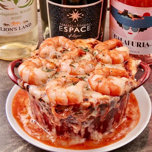 “溶岩”のようにチーズやエビがあふれ出す、SNSで話題のパスタが罪すぎる。背徳感を味わいに新宿へレッツGO | TRILL【トリル】