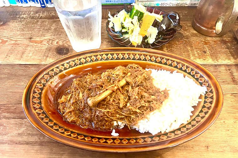 強烈な個性と素朴な香りに虜になる一皿｜松尾貴史のカレードスコープ（84） | TRILL【トリル】